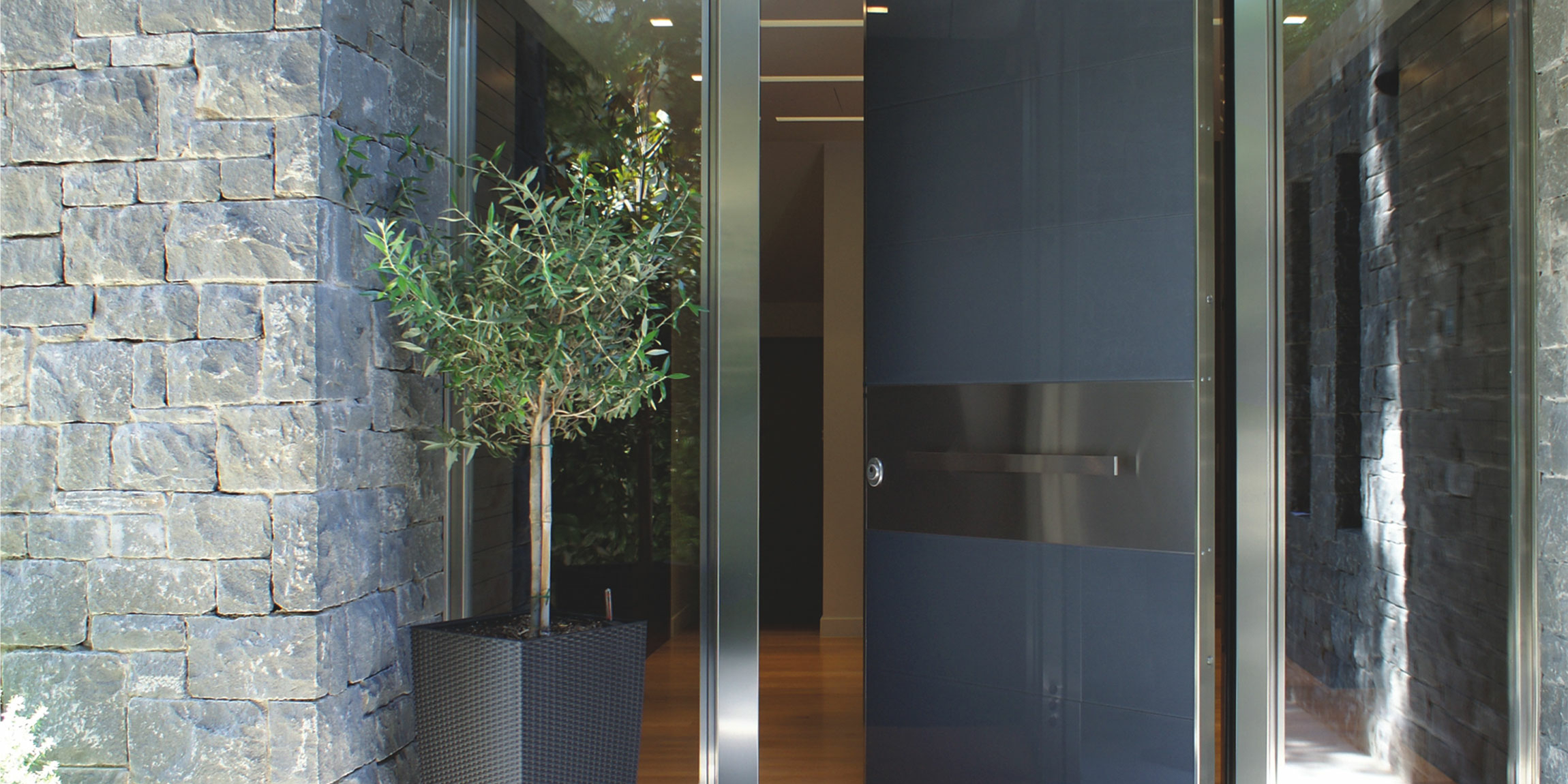 Spitfire Doors : Aluminium Front Doors : Entrance Doors UK