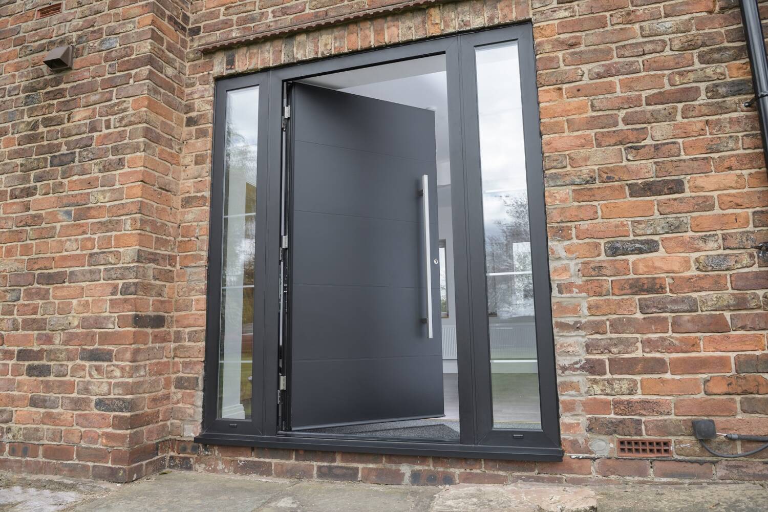 S-200 Aluminium Entrance Doors : Spitfire Doors UK