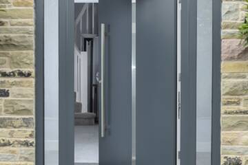 S-200 Aluminium Entrance Doors : Spitfire Doors UK